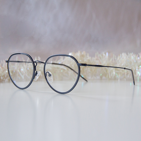 Brillen, Sonnenbrillen & Kontaktlinsen online kaufen | KRASS Optik